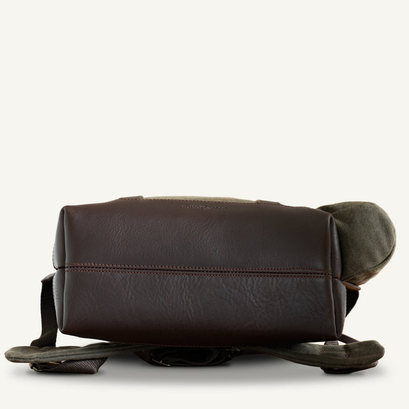 Motorcycle backpack built for tough conditions. - LONGRIDE